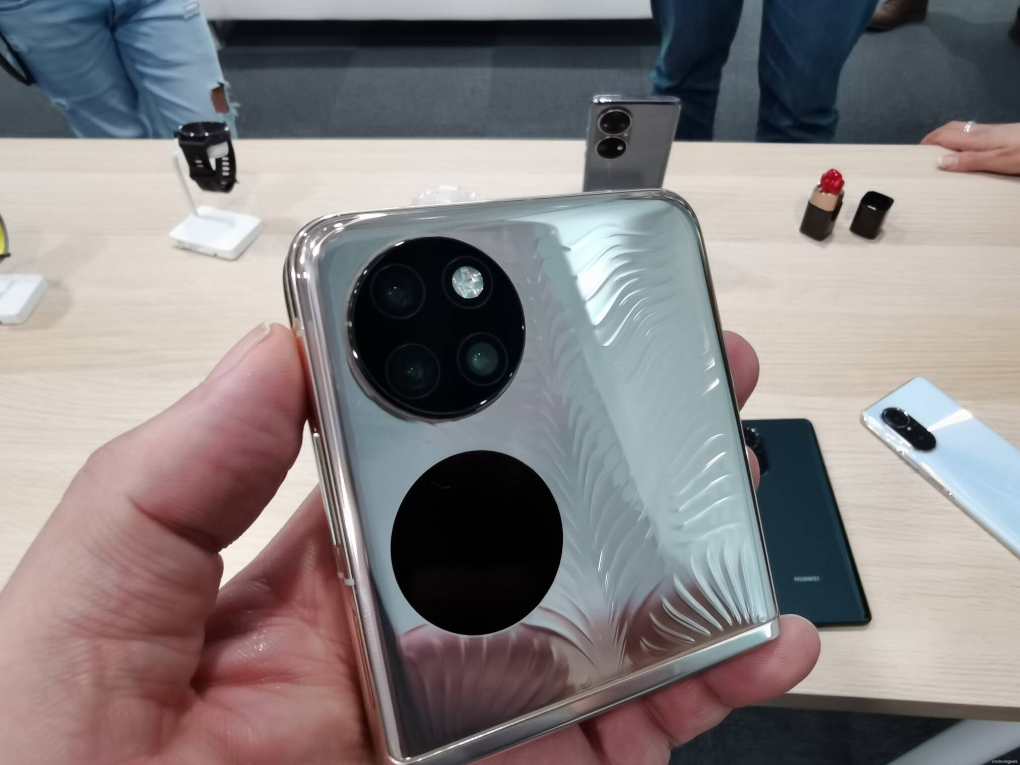 Primeiras impressões Huawei P50 Pocket. Premium em todos os aspectos ...