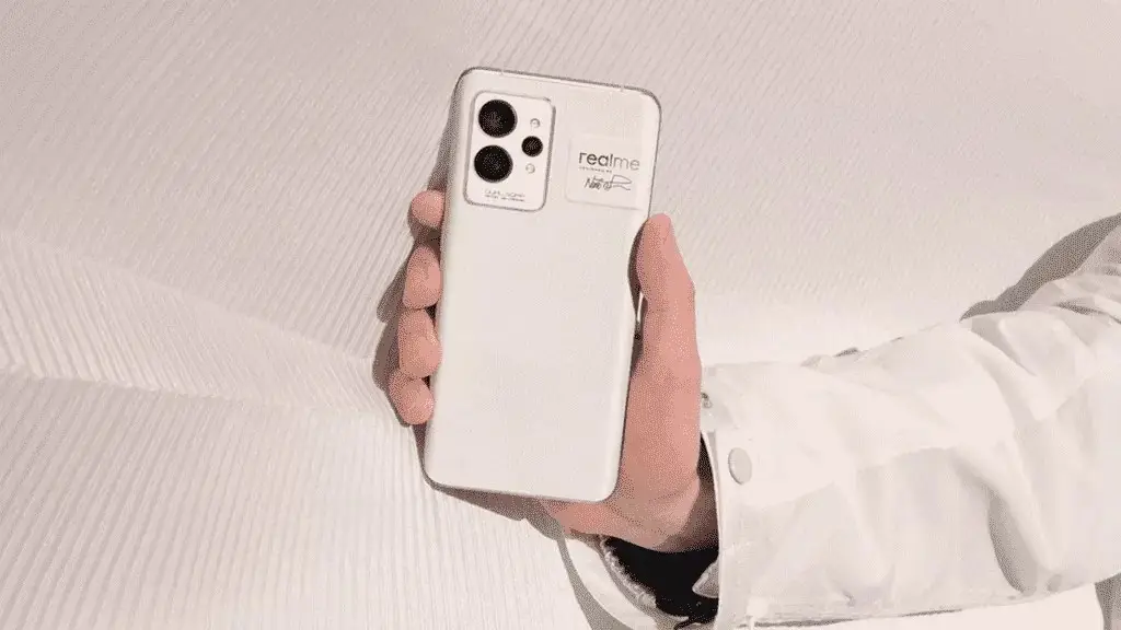 Realme Q5 Pro revela o seu design através de uma imagem oficial ...