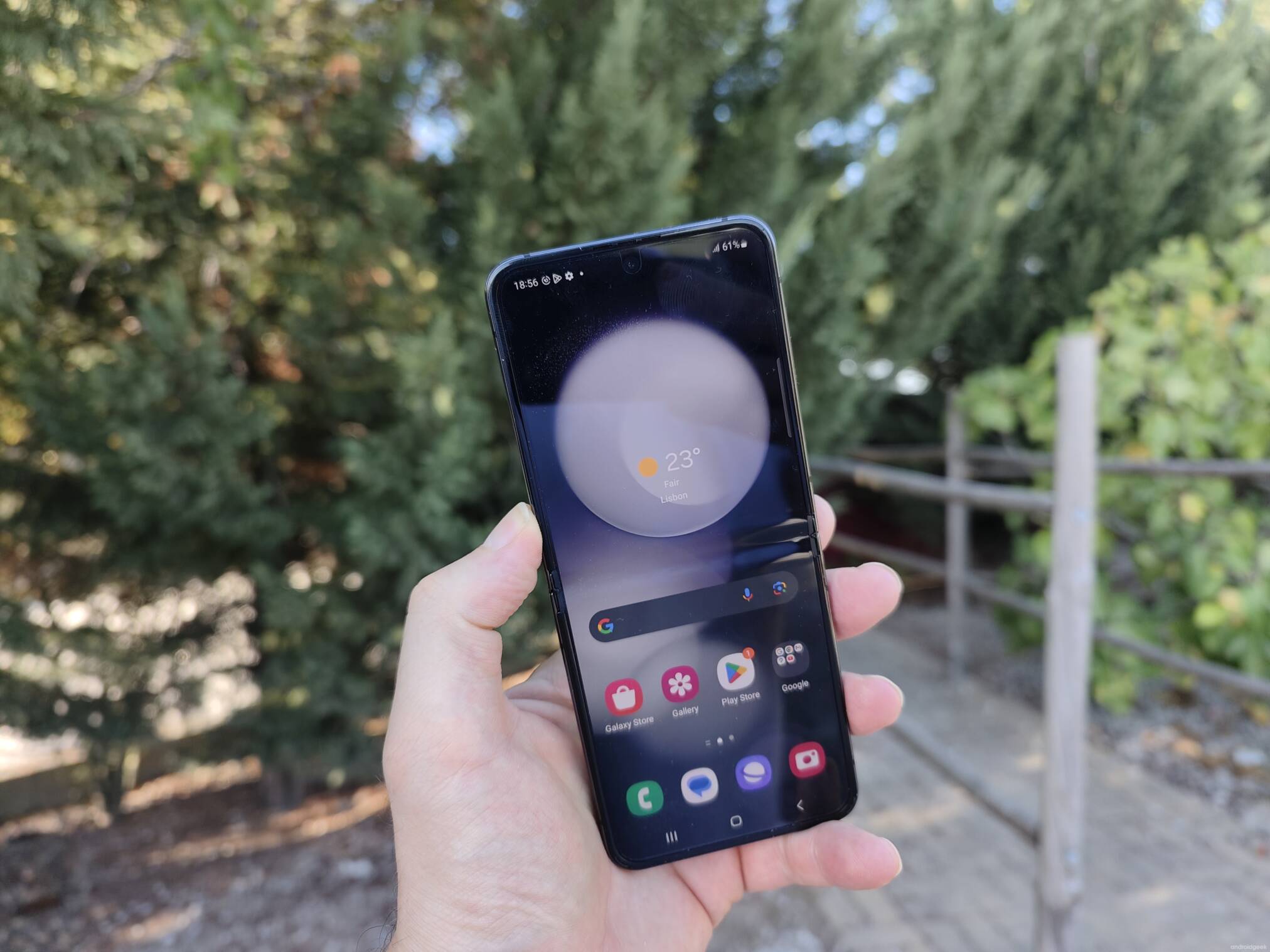 Samsung prepara Galaxy Z Fold/Flip 7 com novo display PHOLED azul para ...