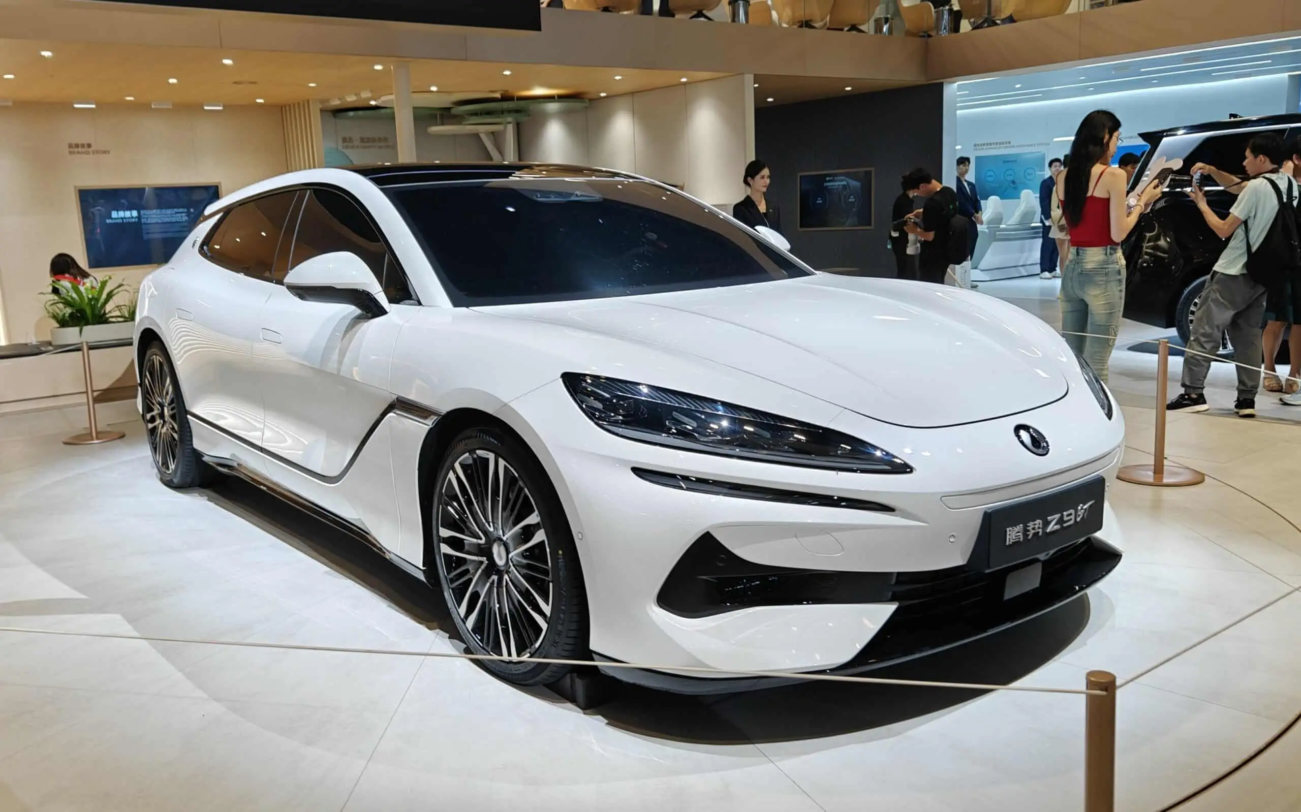 Novo BYD Denza Z9 GT: Lançamento global marcado para 20 de setembro ...