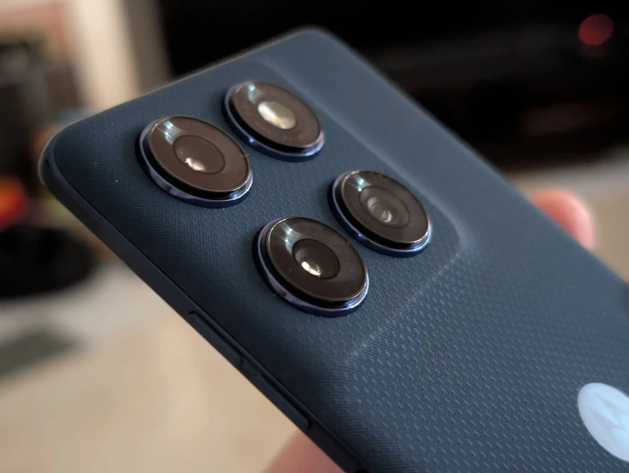 Análise Motorola Edge 60: O smartphone que quer redefinir o segmento ...