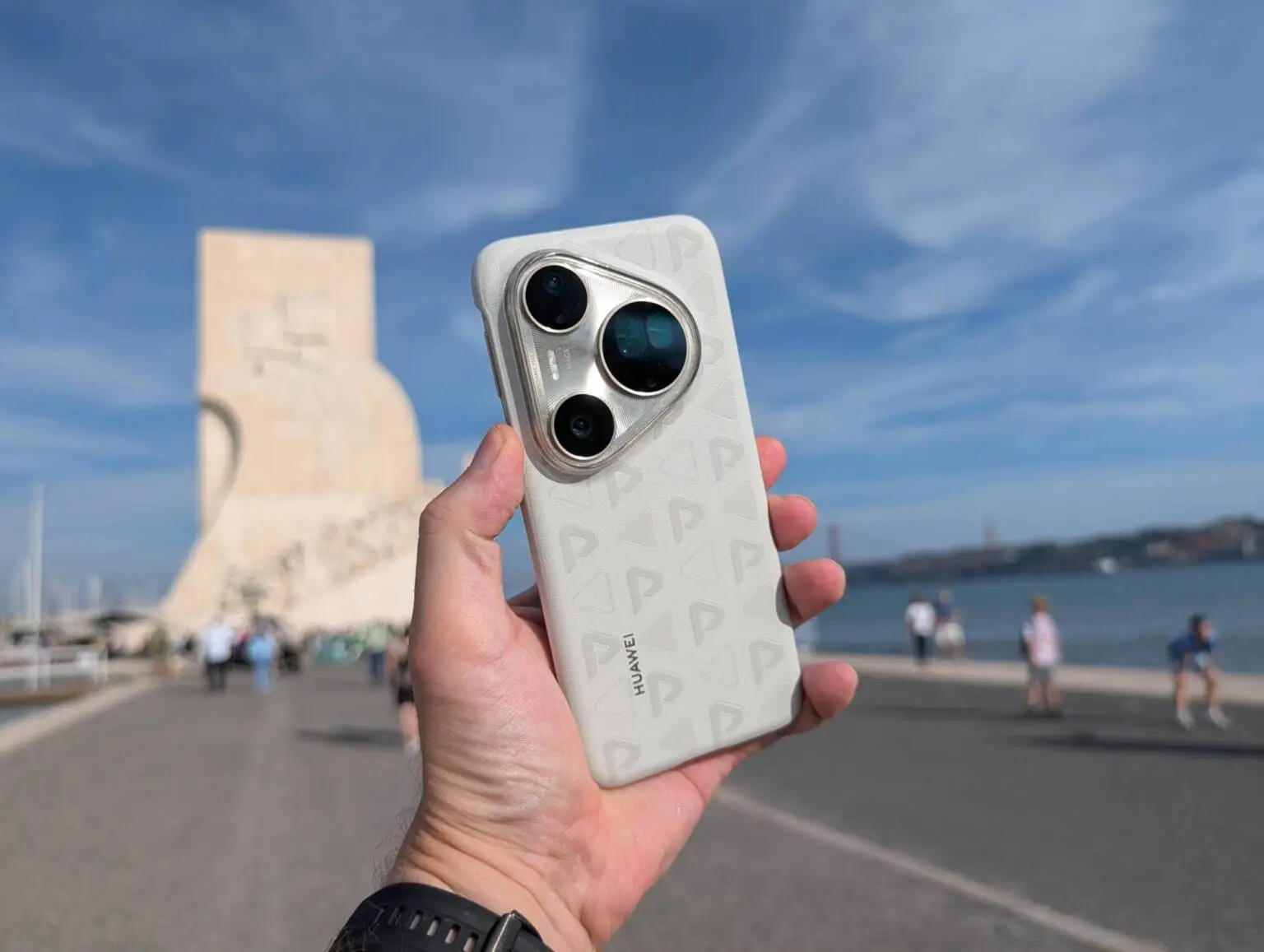 Huawei Pura 90 Pro promete salto no zoom face ao Pura 80 com periscópio ...