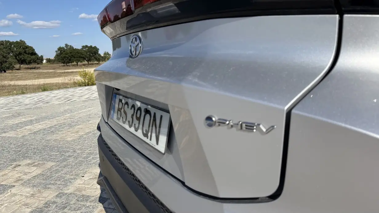 Ensaio Toyota C‑HR Plug‑in Hybrid, uma evolução tecnológica! | AndroidGeek