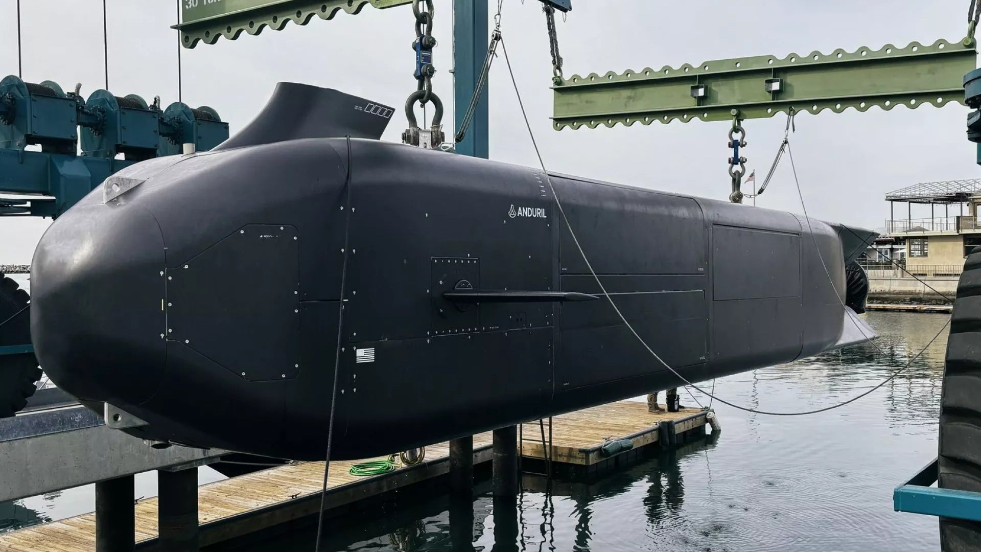Marinha dos EUA testa submarino autónomo que lança enxames de drones no ...