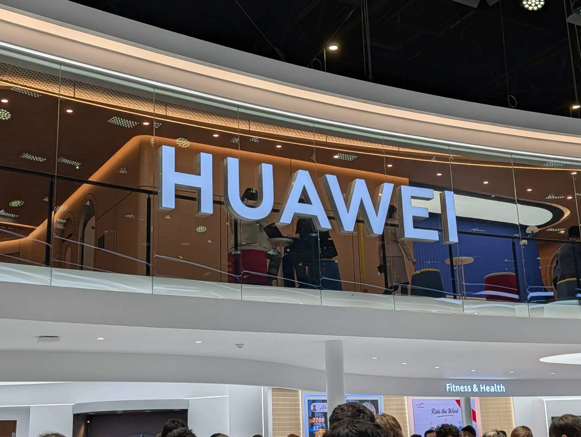 Huawei acelera a evolução da IA com nova certificação global | AndroidGeek