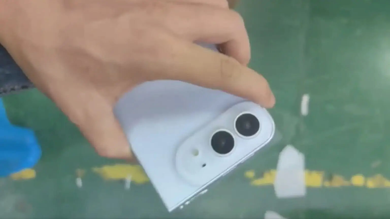 iPhone dobrável volta a surgir em fuga e levanta novas dúvidas