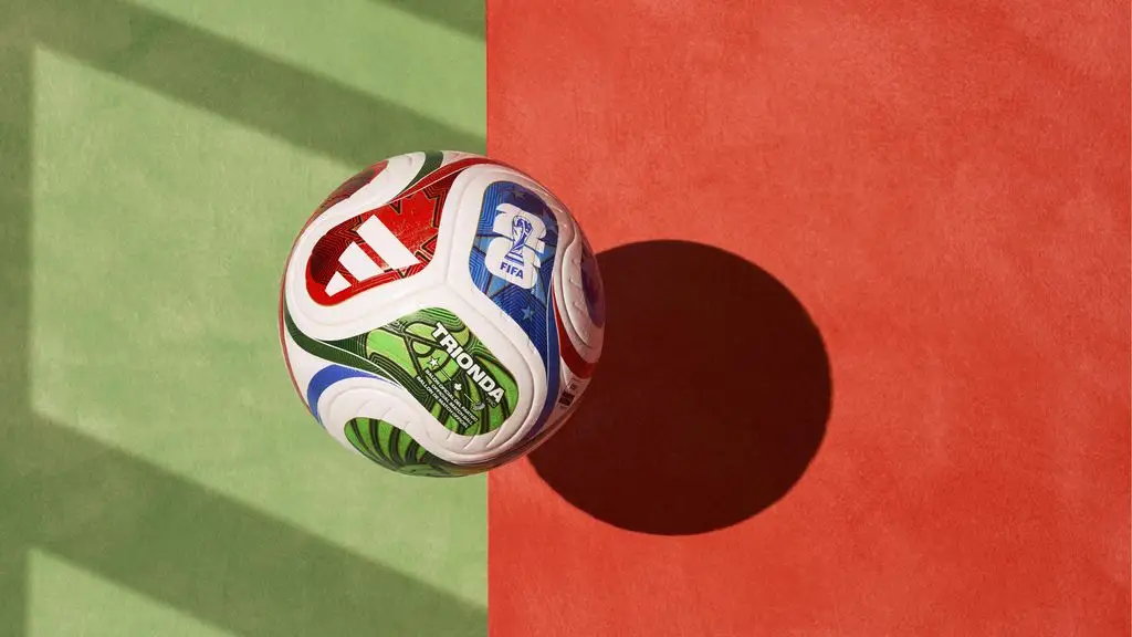 WhatsApp muda emoji da bola: detalhe pequeno, impacto maior do que parece